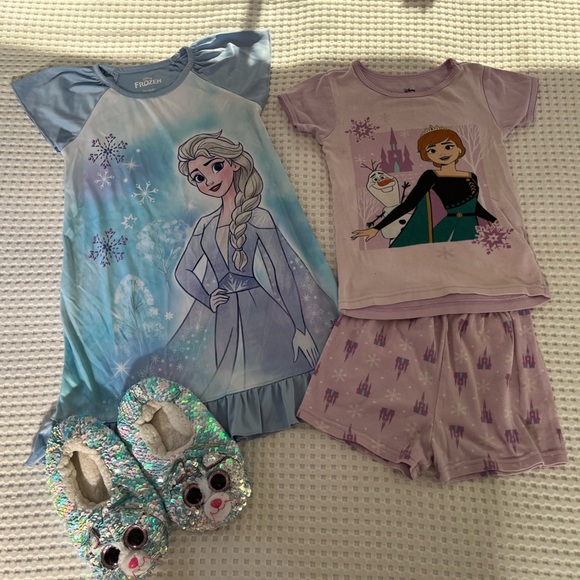 Disney | Pajamas | Frozen Disney Elsa Anna Pajamas And Ty Slippers ...